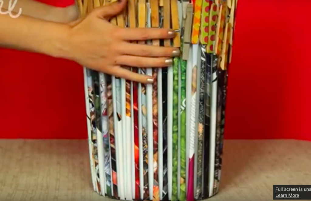 These Rolled-Up Magazine Pages Get Upcycled Into An Incredibly Cool ...