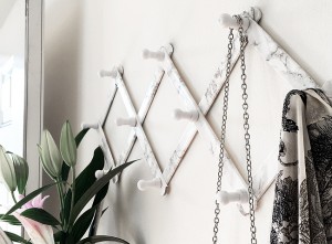 This Marble Accordion Rack Is Actually A DIY! - Wise DIY | Wise DIY