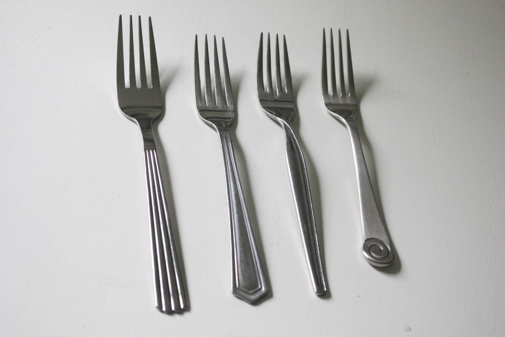 These Old Forks Get Upcycles Into A Kitchen Decor! - Wise DIY | Wise DIY