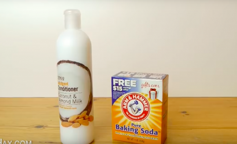 He Mixes Hair Conditioner With Baking Soda For A Fun Winter Craft